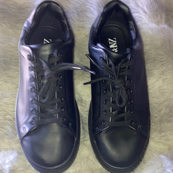 Zara | Shoes | Zara Black Sneakers | Poshmark